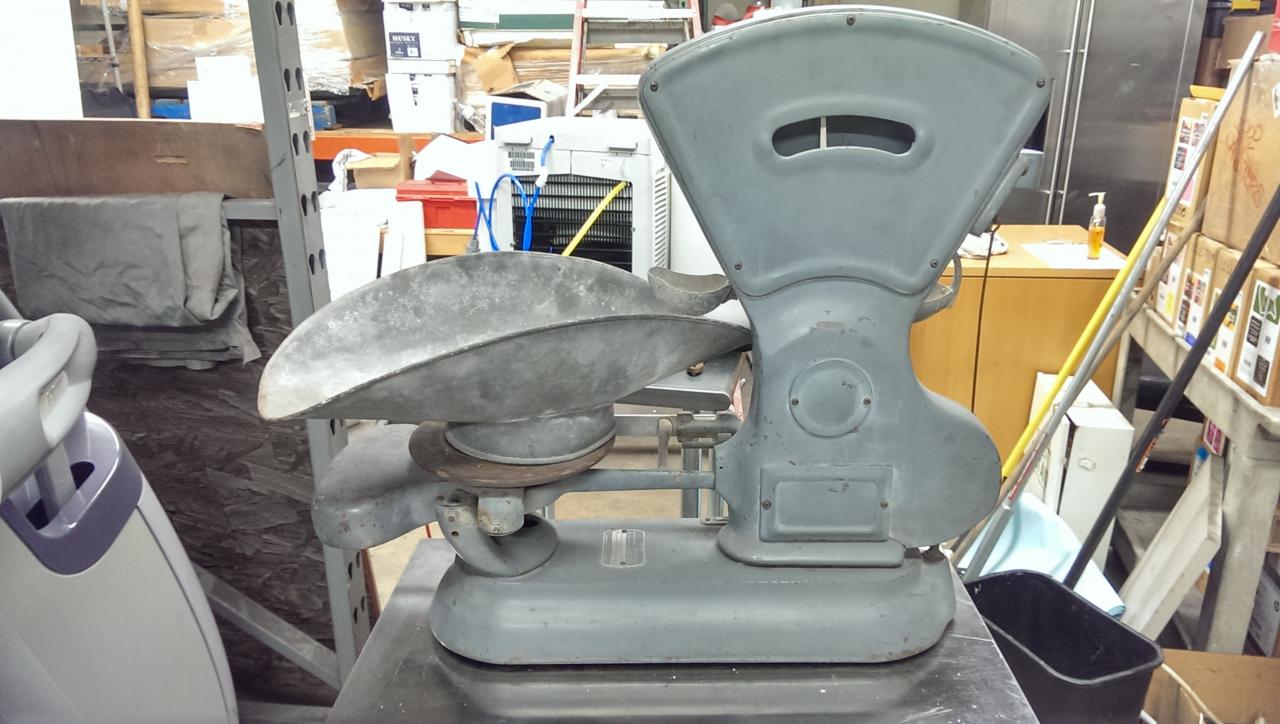 Lot #28: Vintage Toledo Scale Model 4652 (40 Lb Capacity) VERY NICE ...